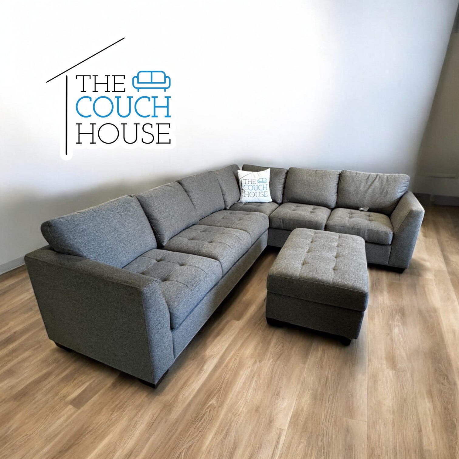 Thomasville Yvette Fabric Sectional With Storage Ottoman
